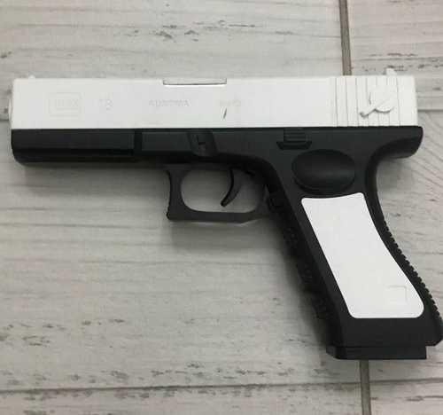 Пистолет игрушечный Glock-18 с глушителем