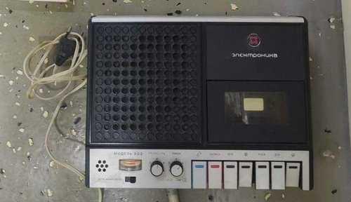 Кассетный магнитофон электроника 323