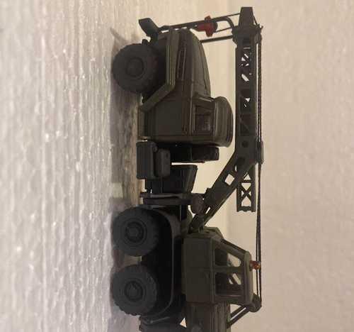 1/87 урал 375 Н, с краном 8Т210.раритет