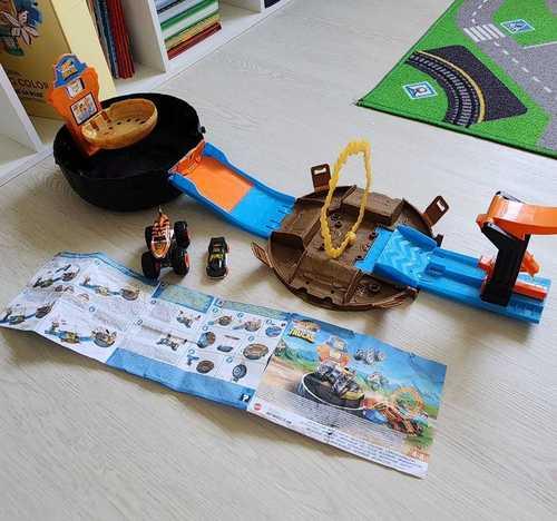 Набор игровой Hot Wheels Автотрек Трюковая арена