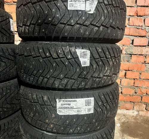 Yokohama IceGuard Stud IG65 235/45 R18 98T