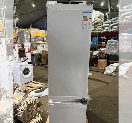 Холодильник Haier HRF310wbru