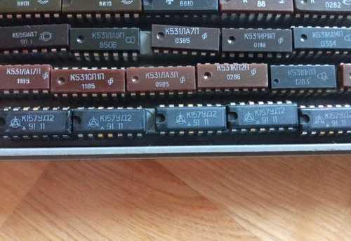Микросхема К157уд2