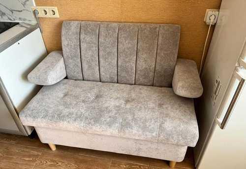 Кухонный прямой диван Алюр на высоких ножках