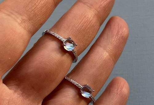 Серебряное кольцо с лунным камнем 17 размер