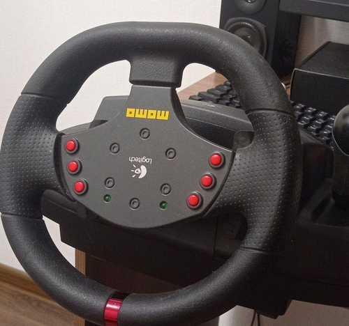 Игровой руль logitech momo racing 900