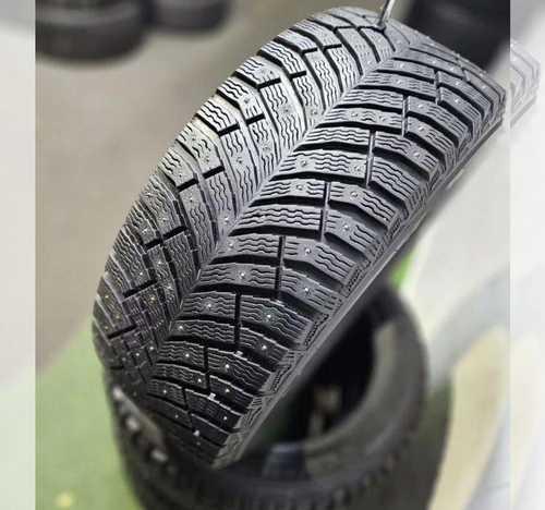 Michelin X-Ice North 4 225/50 R17