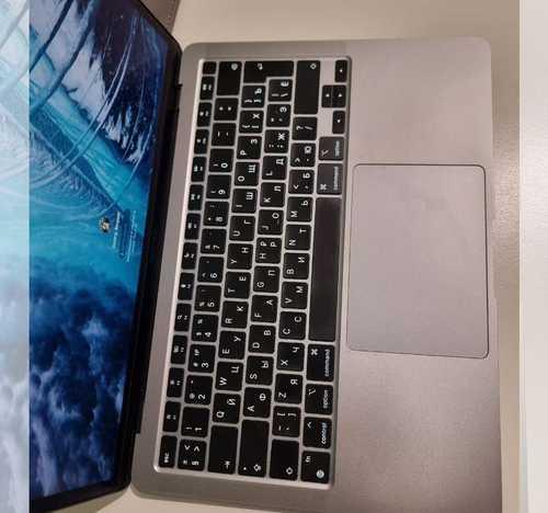 MacBook Air 13 (2020, M1) продаю