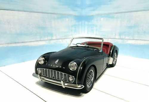 Модель автомобиля Triumph TR3A 1/18 Kiosho