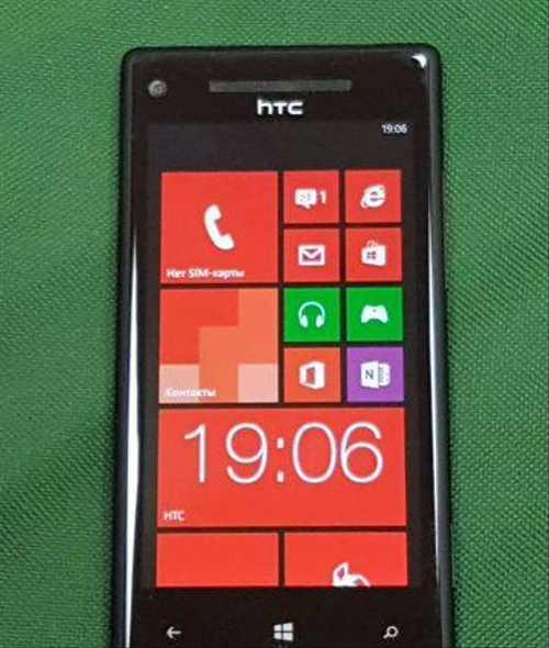 Телефон HTC Windows Phone 8x