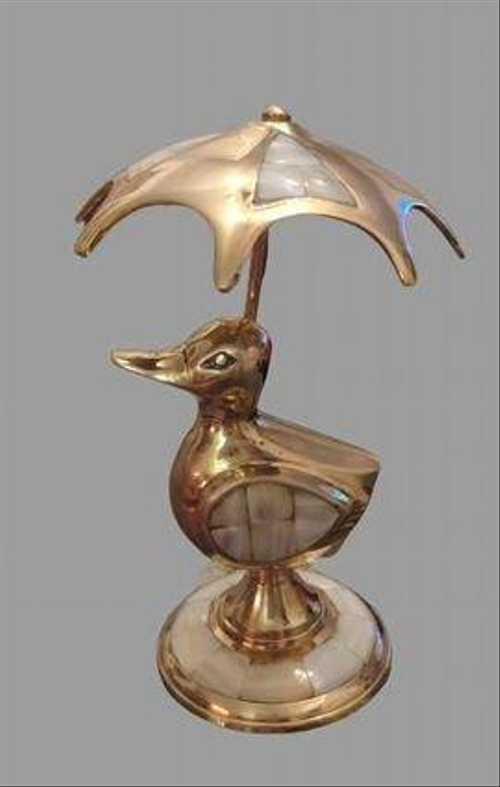 Винтажный сувенир "утка с зонтиком". Латунь