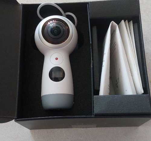 Экшн камера samsung Gear 360