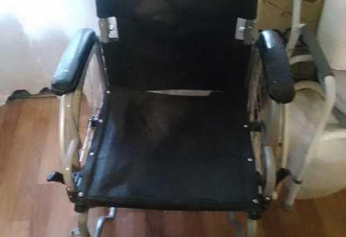 Инвалидная коляска складная бу