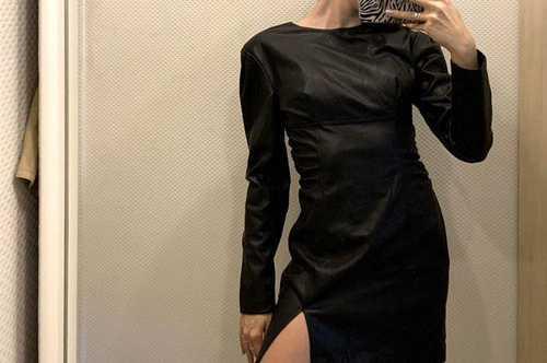 Платье bershka m из экокожи