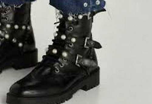 Ботинки женские на шнуровке zara