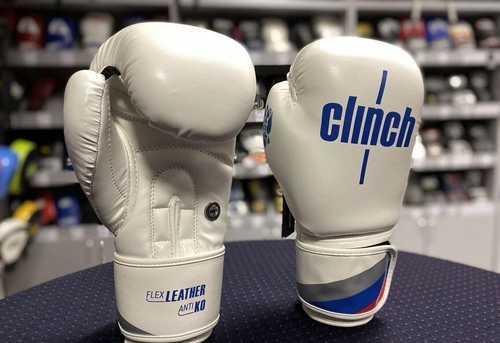Боксерские перчатки Clinch Olimp бело-синие