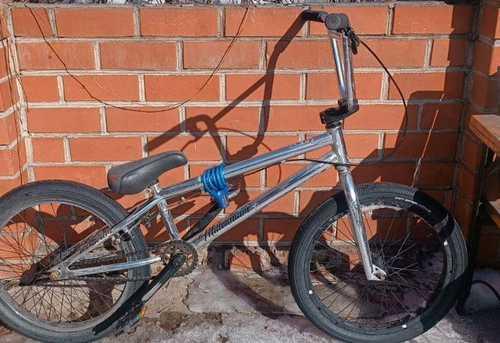 Трюковой велосипед BMX