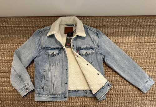 Джинсовая куртка levis ex-boyfriend sherpa jacket