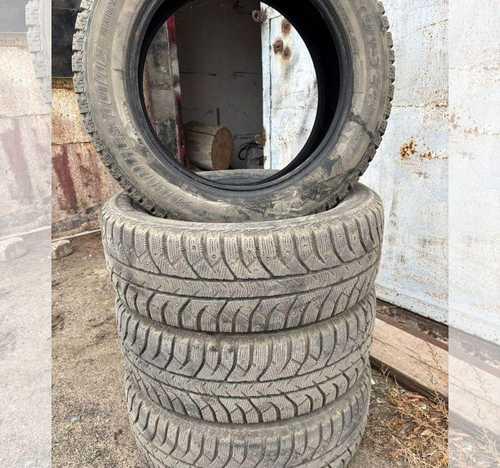 Bridgestone Ice Cruiser 7000 215/60 100