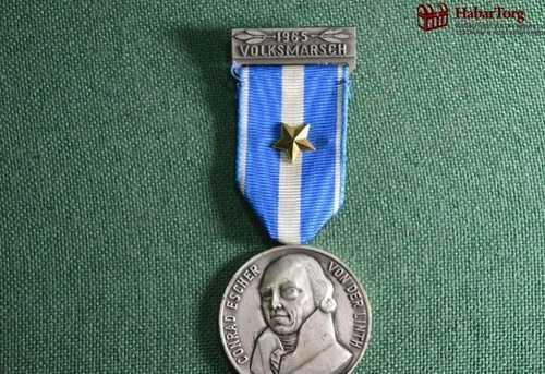 Медаль, посвященная соревнованиям по ходьбе памяти