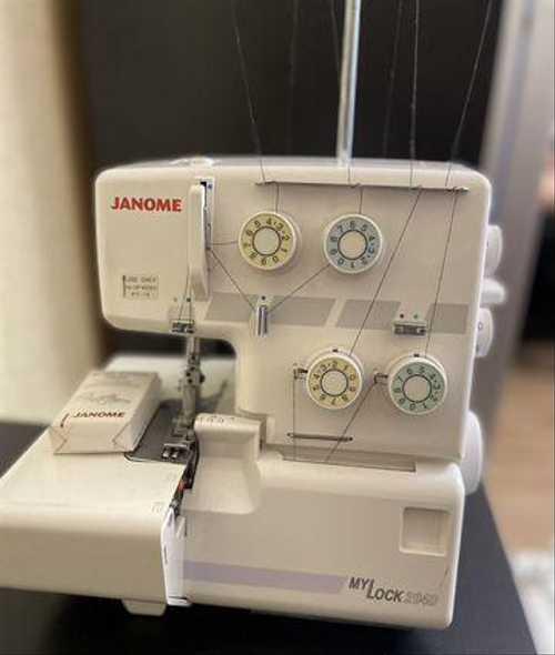 Оверлок janome 204D