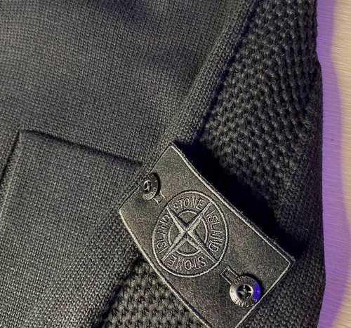 Свитер Stone Island черная расцветка с карманом