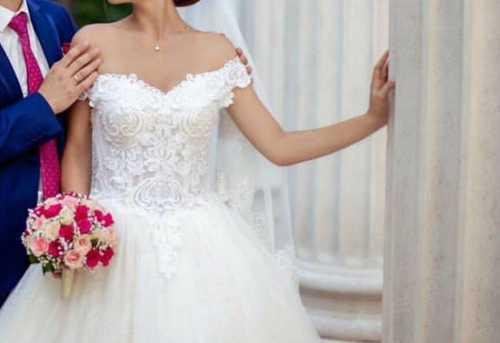 Свадебное платье 44- 46 пышное