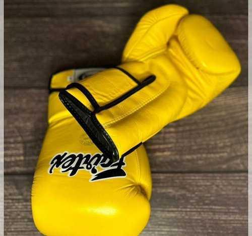 Боксерские перчатки Fairtex