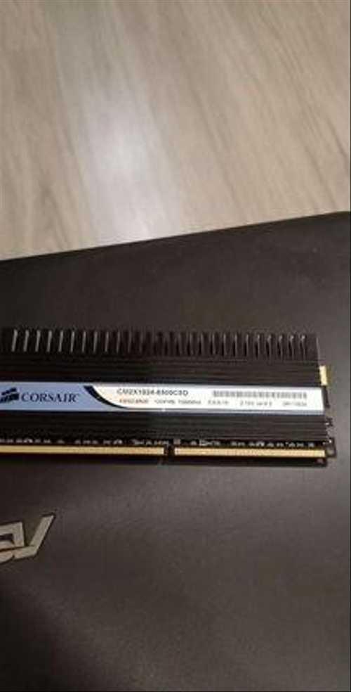 Оперативная память DDR2 Corsair Dominator 1066мГц
