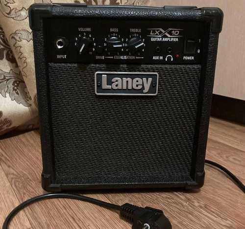 Гитарный комбоусилитель Laney LX10 Black