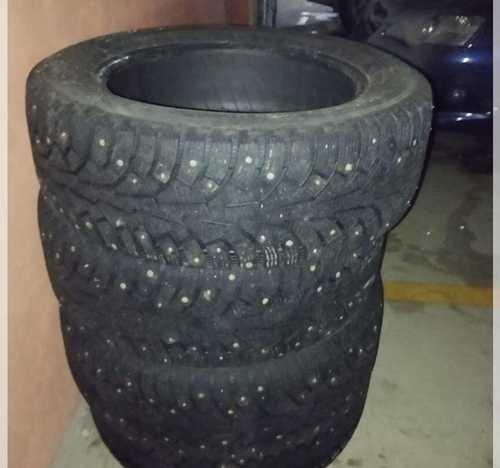 Nokian Tyres Hakkapeliitta 5 235/60 R18