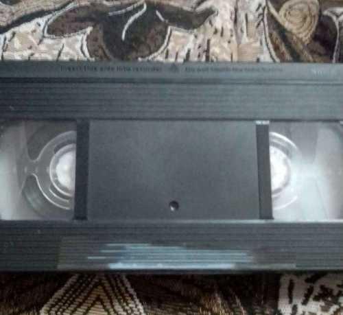 Оригинал VHS кассета Незнайка на Луне