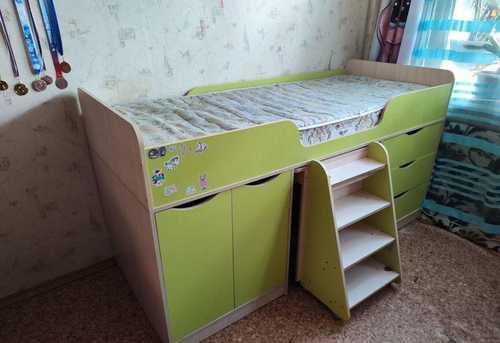 Детская кровать чердак со столом