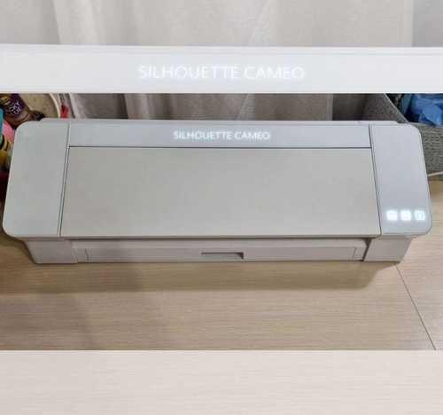 Режущий плоттер silhouette cameo 4