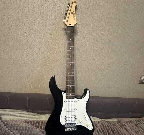 Yamaha pacifica 012