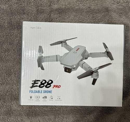 Квадрокоптер E88 Pro Foldable drone