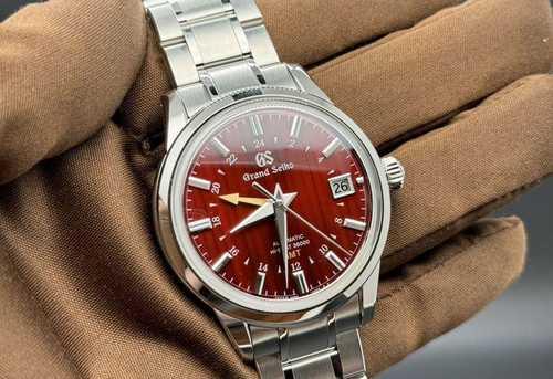 Grand Seiko sbgj273 GMT