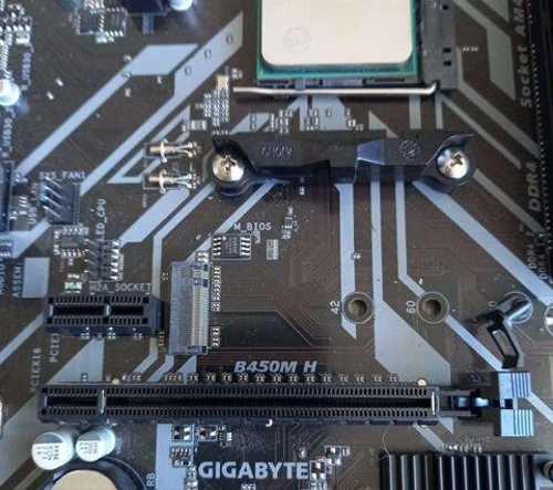B450M H, ryzen5 2600,Ddr4 2666MHz 8gb