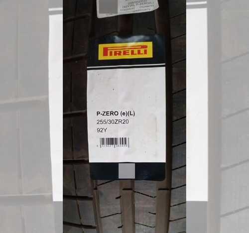 Pirelli P Zero 255/30 R20 92Y