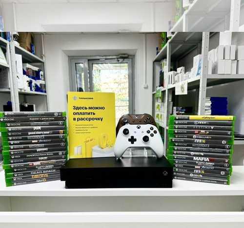 Xbox One X   2 геймпада   470 игр