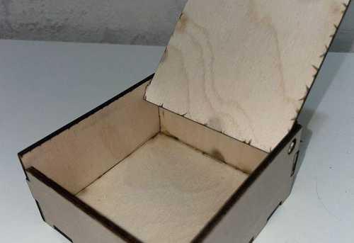 Пдарочная коробка без надписей