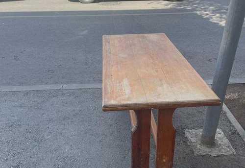 Деревянный стол письменный