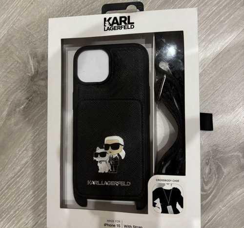 Чехол на iPhone 15
