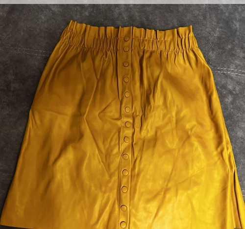 Юбка из экокожи zara