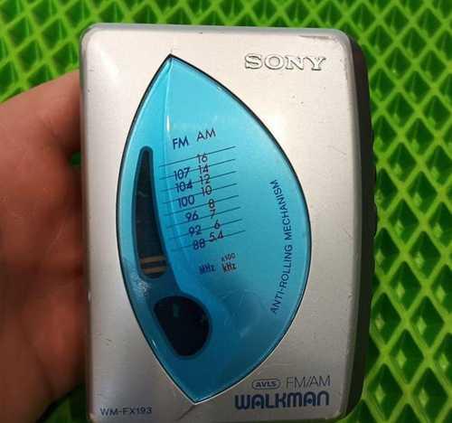 Кассетный плеер Sony walkman wm-fx193