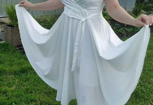 Атласное платье белое