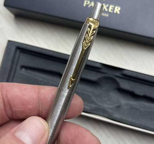 Шариковая ручка Parker Jotter K63