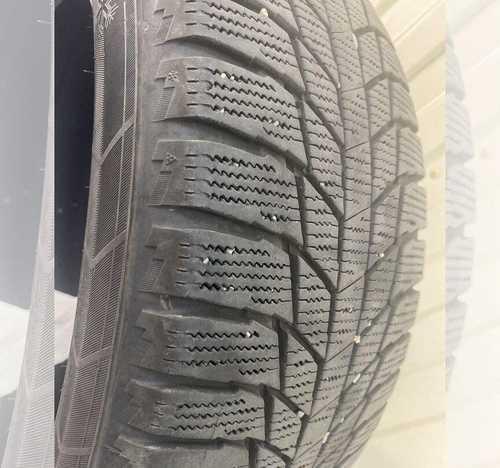 Triangle Snowlink PL02 215/55 R17 98