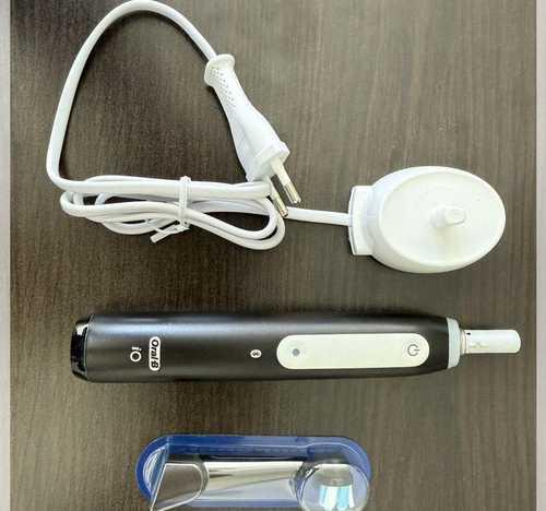 Зубная щетка Oral B iO 4