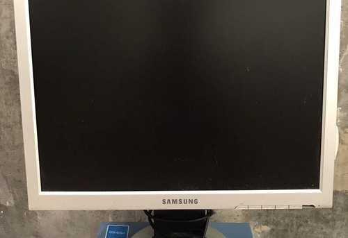 Монитор Samsung 913N 19 дюймов